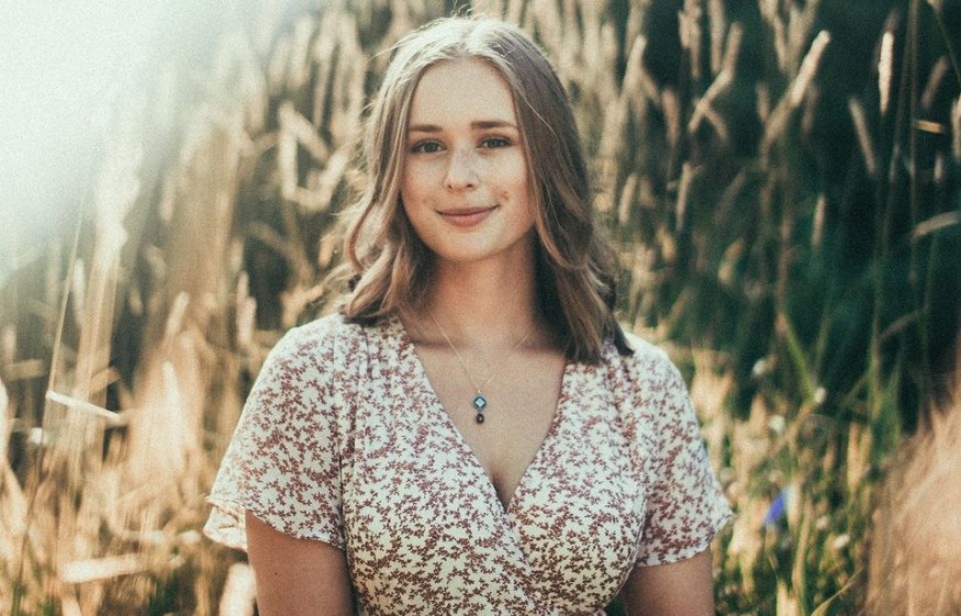 Laura Lucas - Fault Line - Indie Music Center